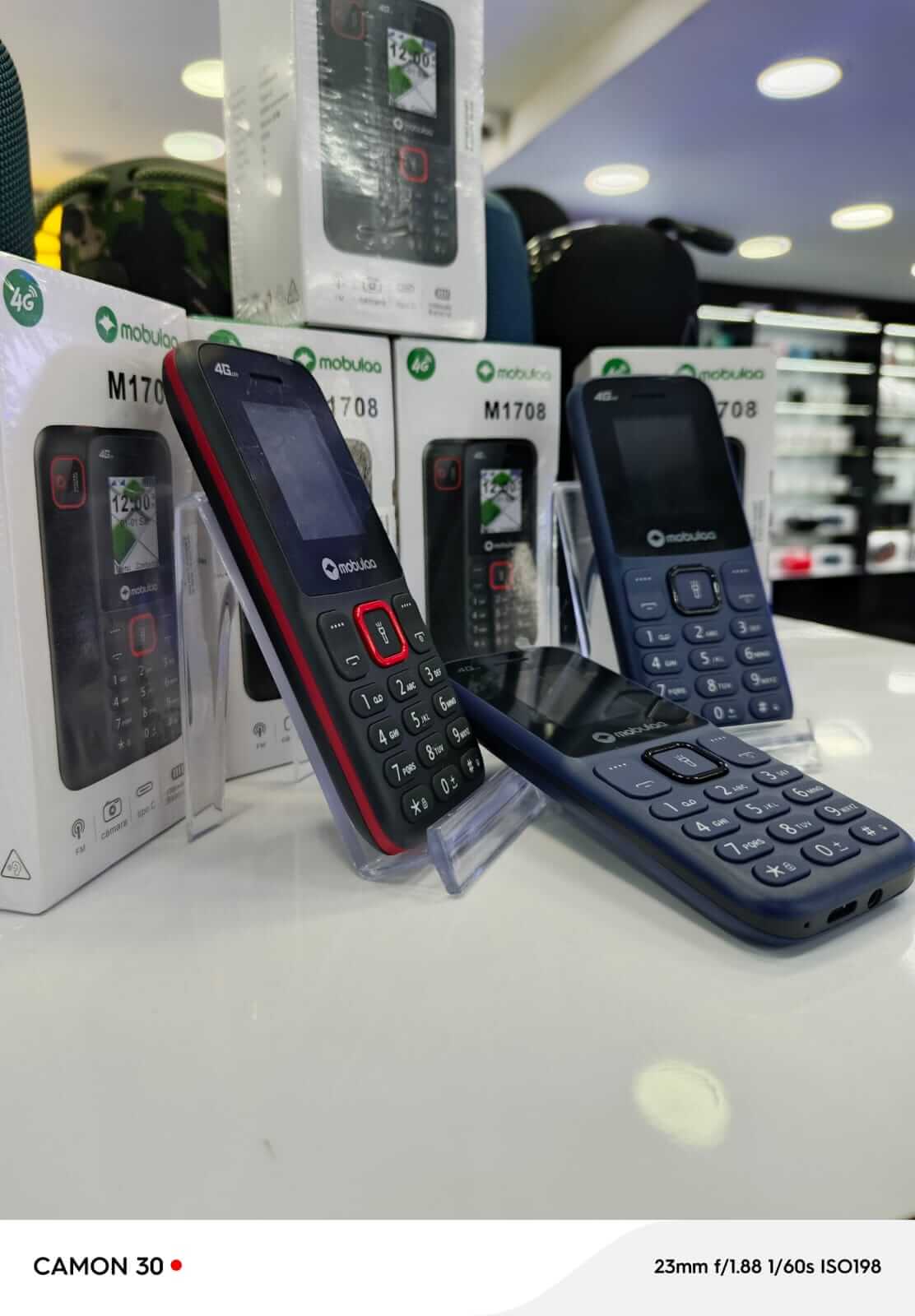 CELULAR BASICO M1708 MOBULAA – ECMOVILATINO